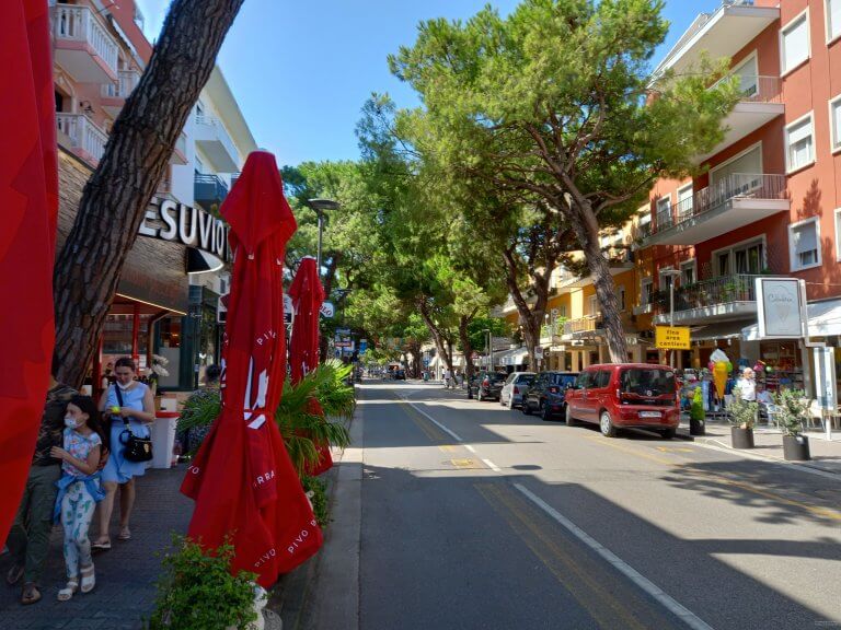 Jesolo - längste Einkaufsmeile Europas? - Camping today